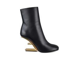 Fendi Stiefel - First Boots - Gr. 35 (EU) - in Schwarz - f&uuml;r Damen