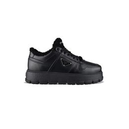 Prada Low-Top Sneaker - Black Leather Sneakers With Sherpa Lining - Gr. 39,5 (EU) - in Schwarz - f&uuml;r Damen