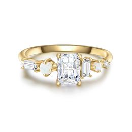 Glanzst&uuml;cke M&uuml;nchen Glanzst&uuml;cke M&uuml;nchen Ring aus Sterling Silber mit Zirkonia und Opal in gelbgold | Gr.: 60