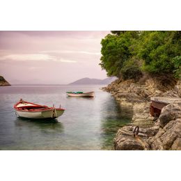 papermoon Fototapete "STRAND-K&Uuml;STE KLIPPEN MEER SEE OZEAN WALD GEBIRGE BOOTE", B/L: 4,5m x 2,8m, Bahnen: 9 Stk., bunt, Schlafzimmer, Tapeten