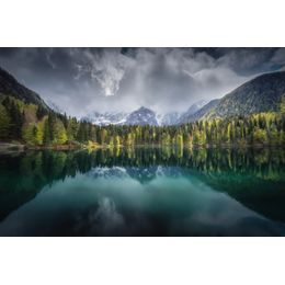 papermoon Fototapete "Photo-Art CLARA GAMITO, BERGSEE AN BEW&Ouml;LKTEM TAG", B/L: 5m x 2,8m, Bahnen: 10 Stk., bunt, Schlafzimmer, Tapeten
