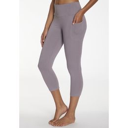 active by Lascana LASCANA ACTIVE 3/4-Leggings violett Gr. 44/46 f&uuml;r Damen. Mit Logodruck. K&ouml;rpernah. Nachhaltig.