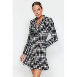 Trendyol Kleid in Schwarz/ Wei&szlig; - 52% | Gr&ouml;&szlig;e 38 | Damen-kleider