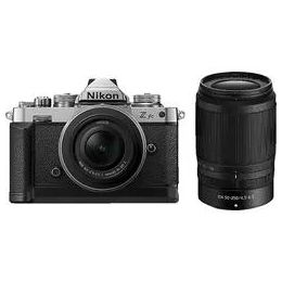Nikon Z fc Kit Systemkamera mit Objektiv 16-50mm, 50-250 mm, 7,5 cm Display Touchscreen, WLAN