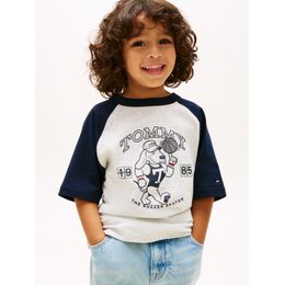 T-Shirt Tommy Hilfiger "LB SPORTS GRAPHIC T-SHIRT", Jungen, Gr. 5 (110), light grau heather, Single Jersey, Obermaterial: 100% Baumwolle, meliert, regular fit normal, Rundhals, Raglan&auml;rmel abgesteppte Kante, Shirts T-Shirt, Kinder bis 16 Jahre, Druck