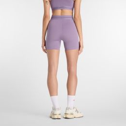 New Balance Damen Trainingsshorts, lila, Gr. XS, Obermaterial: 71% Polyester, 29% Elasthan, Hosen, elastischer Materialmix, schnelltrocknendes