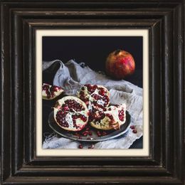 queence Leinwandbild &raquo;Granatapfel&laquo; Kunst Obst Obst Bilder Stillleben Premium-Leinwandstoff, Handarbeit aus Deutschland, 40x40cm rot Canvas, Holzrahmen