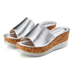Lascana Damen Lascana Pantolette &raquo;Sommerschuh,&laquo; Mule, Sandale, offener Schuh aus Leder mit Keilabsatz silber 37