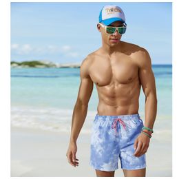 Badeshorts Venice Beach "Mat", Herren, Gr. L (52), N-Gr, wei&szlig; (hellblau, wei&szlig;), Microfaser, Microfaser, Recycling-Polyester, Badehosen Badeshorts, mit trendigem Batikdruck