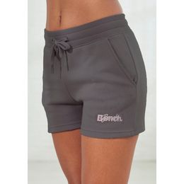 Shorts BENCH. LOUNGEWEAR, Damen, Gr. 40/42, N-Gr, grau (stone), Interlock, Obermaterial: 60% Baumwolle, 40% Polyester, bestickt, unifarben, Basic, bequem kurz, Hosen Shorts, mit Logodruck und Stickerei, Topseller