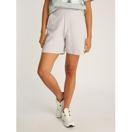 Sweatshorts Calvin Klein Jeans "WOVEN LABEL SHORTS", Damen, Gr. M (38), N-Gr, grau (chalk), Sweatware, Obermaterial: 100% Baumwolle, unifarben, bequem kurz, Hosen Sweatshorts, mit Logo