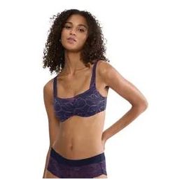 Balconette-BH Triumph "Body Make-Up Illusion Lace", Damen, Gr. 80, Cup B, blau (prussian blau), Microtouch, Obermaterial: 51% Polyamid, 37% Polyester, 12% Elasthan, BHs Balconette-BH, feine feminine Stretch-Spitze, Microfaser, verstellbare Tr&auml;ger
