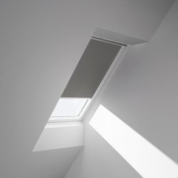 Velux Verdunklungsrollo &raquo;DKL C04 0705SWL&laquo; verdunkelnd Verdunkelung ohne Bohren in F&uuml;hrungsschienen wei&szlig;e F&uuml;hrungsschienen & Griffleiste grau Aluminium