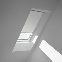 Velux Verdunklungsrollo &raquo;DKL P06 1025SWL&laquo; verdunkelnd Verdunkelung ohne Bohren in F&uuml;hrungsschienen wei&szlig;e F&uuml;hrungsschienen & Griffleiste wei&szlig; Aluminium
