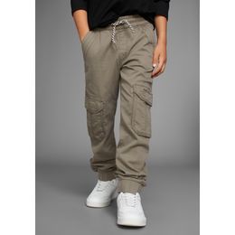 DELMAO M&auml;dchen Cargohose "in bequemer Schlupfform", gr&uuml;n, Basic, Gr. 128, Web, Obermaterial: 98% Baumwolle, 2% Elasthan, Hosen, mit Logo-Stickerei