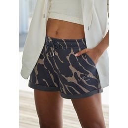 Lascana Damen Lascana Relaxshorts mit seitlichen Taschen und Logostickerei, Loungewear grau 32/34, N-Gr