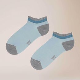 Sneakersocken Kunert "Sneaker Elegant Essential", Damen, Gr. 31-34, blau (dove, blau 1517), Obermaterial: 80% Baumwolle CO. 10% Polyamid PA. 5% Viskose CV. 3% Elasthan EL. 2% Polyester PES., Socken Sneakersocken