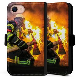 DeinDesign iPhone 16e Handy Klapph&uuml;lle Handyh&uuml;lle aus Kunst Leder schwarz Flip Case Life Saver Fire Fighters Fire Sideflip mit Lasche