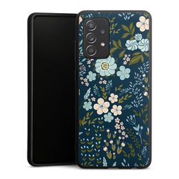 DeinDesign Galaxy A52s 5G Handy Premium Silikon H&uuml;lle Handyh&uuml;lle schwarz Case Blue Muster Flowers Silikon Premium Case