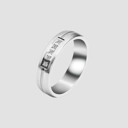 Adelia&acute;s ADELIA ́S Damen Fingerring "Damen Ring aus Edelstahl mit Strass Steinchen", 56, Edelstahlsilber, Edelstahl, Fingerringe
