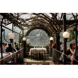 papermoon Fototapete "restaurant", B/L: 4,5m x 2,8m, Bahnen: 9 Stk., bunt, Schlafzimmer, Tapeten