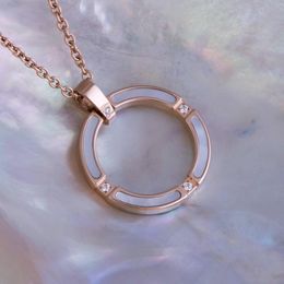 Holzkern Necklaces Women Ros&eacute; und Perlmutt