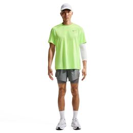 Nike Stride Dri-Fit ADV Short Sleeve Top Bekleidung Herren gr&uuml;n
