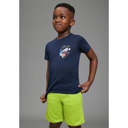 Kidsworld Jungen T-Shirt "2er Pack Shirts mit Hai Motiven f&uuml;r kleine Jungen", blau, Gr. 104, bedruckt, Single Jersey, Obermaterial: 100% Baumwolle,
