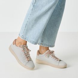 Tamaris Damen Plateausneaker, Gr. 39sanftes wei&szlig; gebl&uuml;mt, Lederimitat, kontrastfarbene Details, Schuhe, Freizeitschuh, Halbschuh, Schn&uuml;rer in veganer