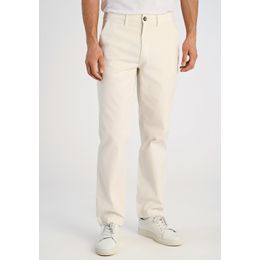 Chinos LINDBERGH "Chino Relaxed Loose Fit", Herren, Gr. 30, L&auml;nge 32, cream wei&szlig;, Obermaterial: 98% Baumwolle, 2% Elasthan, relaxed fit, Hosen