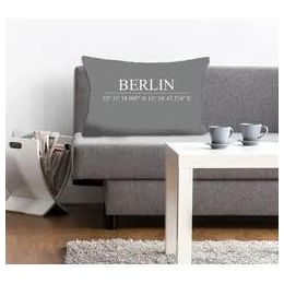 Dekokissen queence "Berlin", grau (grau, bedruckt), B:40cm L:60cm, Polyester, Dekokissen_Sitzkissen_Kissenh&uuml;llen, Kissenh&uuml;lle,Grau,Berlin,Schriftzug,Koordinaten,Stadt,Urban,Modern