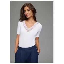 V-Shirt Laura Scott, Damen, Gr. 48, wei&szlig;, Jersey, Obermaterial: 95% Viskose, 5% Elasthan. Spitze: 95% Polyester, 5% Elasthan, unifarben, sehr figurbetont h&uuml;ftlang, V-Ausschnitt, Shirts, sehr figurbetonte Passform, aus elastischem Jersey, mit Spitze