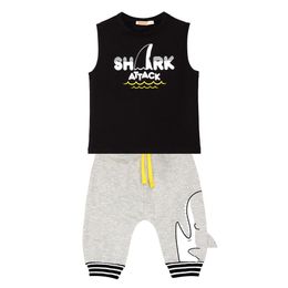 Denokids T-Shirt & Caprihose Set Shark Attack Jungen Gr&ouml;&szlig;e 116 schwarz