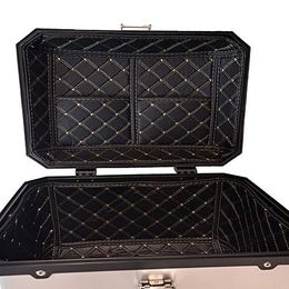 APlus Alu-Look 38L, Innenverkleidung