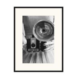 Liv Corday Bild 'Vintage Photocamera' Herren Gr&ouml;&szlig;e 30x40 ecru / grau / schwarz