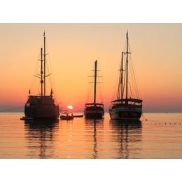 papermoon Fototapete "SCHIFFE-SONNENAUFGANG WALD WALD MEER STRAND BOOTE SEE", B/L: 5m x 2,8m, Bahnen: 10 Stk., bunt, Schlafzimmer, Tapeten
