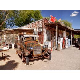 papermoon Fototapete "Alte verlassene Tankstelle", B/L: 4,5m x 2,8m, Bahnen: 9 Stk., bunt, Schlafzimmer, Tapeten