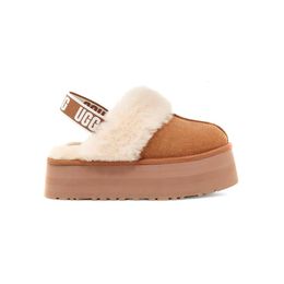 UGG Australia UGG Leder-Hausschuhe "Funkette" in Hellbraun - 30% | Gr&ouml;&szlig;e 40 | Damen-pantoletten