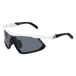 Adidas SP0055 | Unisex-Sonnenbrille | Fassung: Vollrand, Monoscheibe, Kunststoff, Wei&szlig; Schwarz | Glasfarbe: Grau