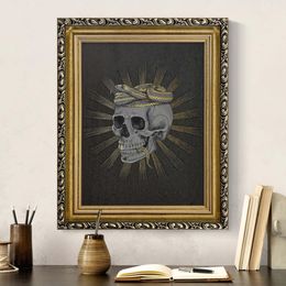 Bilderwelten Bild mit Barockrahmen Antik Tiere modern Barock schwarz - Illustration Totenkopf und Schlange Schwarz Gold - edle Optik Wohnzimmer Schlafzimmer