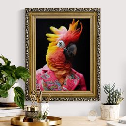 Bilderwelten Bild mit Barockrahmen Antik Tiere Digital Art Barock pink - Papagei im Anzug - V&ouml;gel Jugendzimmer