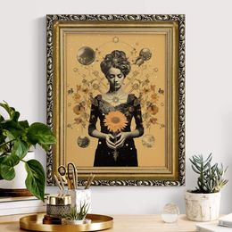 Bilderwelten Bild mit Barockrahmen Antik Blumen modern Barock gelb - Frau mit Blume surreale Collage - edle Optik Jugendzimmer