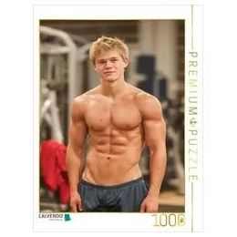 Calvendo Puzzle Junger sexy Mann mit Sixpack beim Sport im Fitnessstudio 1000 Teile Lege-Gr&ouml;&szlig;e 64x48cm Foto-Puzzle f&uuml;r gl&uuml;ckliche Stunden