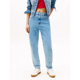 Tapered-fit-Jeans Tommy Jeans "High waist - Mom-Jeans Tapered", Damen, Gr. 30, L&auml;nge 30, blau (denim light), Denim/Jeans, Obermaterial: 99% Baumwolle, 1% Elasthan, Abriebeffekte, Jeans, Mit Tommy Hilfiger Logo-Flag auf der Ges&auml;&szlig;tasche