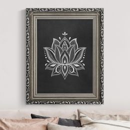 Bilderwelten Leinwandbild mit Barockrahmen Lotus Illustration wei&szlig; schwarz
