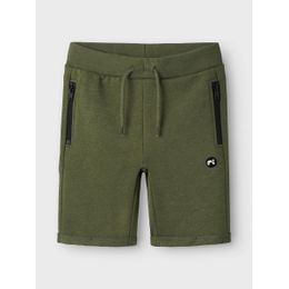 Sweatshorts name it "NKMVIMO SWE SHORTS BRU NOOS", Jungen, Gr. 116, N-Gr, gr&uuml;n (rifle gr&uuml;n), Sweatware, Obermaterial: 60% Baumwolle, 40% Polyester, unifarben, regular fit kurz, Hosen Sweatshorts, Baumwollmischung, Umschlagsaum, Rei&szlig;verschlusstaschen