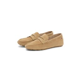 Slipper Tommy Hilfiger "FLAG SOFT SUEDE DRIVER LOAFER", Damen, Gr. 40, beige, Veloursleder, unifarben, Schuhe Slipper, Schlupfschuh, Bequemschuh, Mokassin, Flats mit modischen Zierriegel