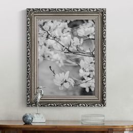 Bilderwelten Bild mit Barockrahmen Antik Blumen Motiv Barock schwarz weiss - Magnolienzweige Vintagestil II - edle Optik Wohnzimmer Schlafzimmer