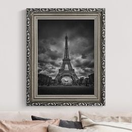 Bilderwelten Leinwandbild mit Barockrahmen Eiffelturm vor Wolken schwarz-wei&szlig;