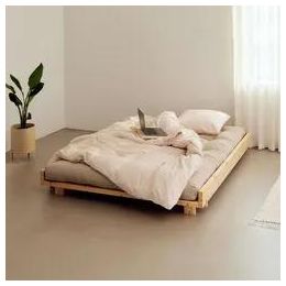 Bettgestell KARUP DESIGN "Social Bed, ohne Matratze, FSC-zertifiziertes Massivholz", kiefer klar lackiert, B:168cm H:23cm L:204cm, Betten, Bettgestell, wahlweise mit oder ohne verstellbares Zubeh&ouml;r, Bett in mehreren Gr&ouml;&szlig;en